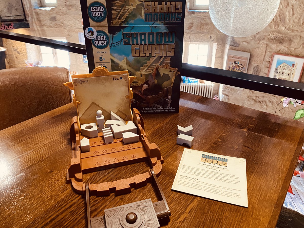 Logiquest – Shadow glyphs